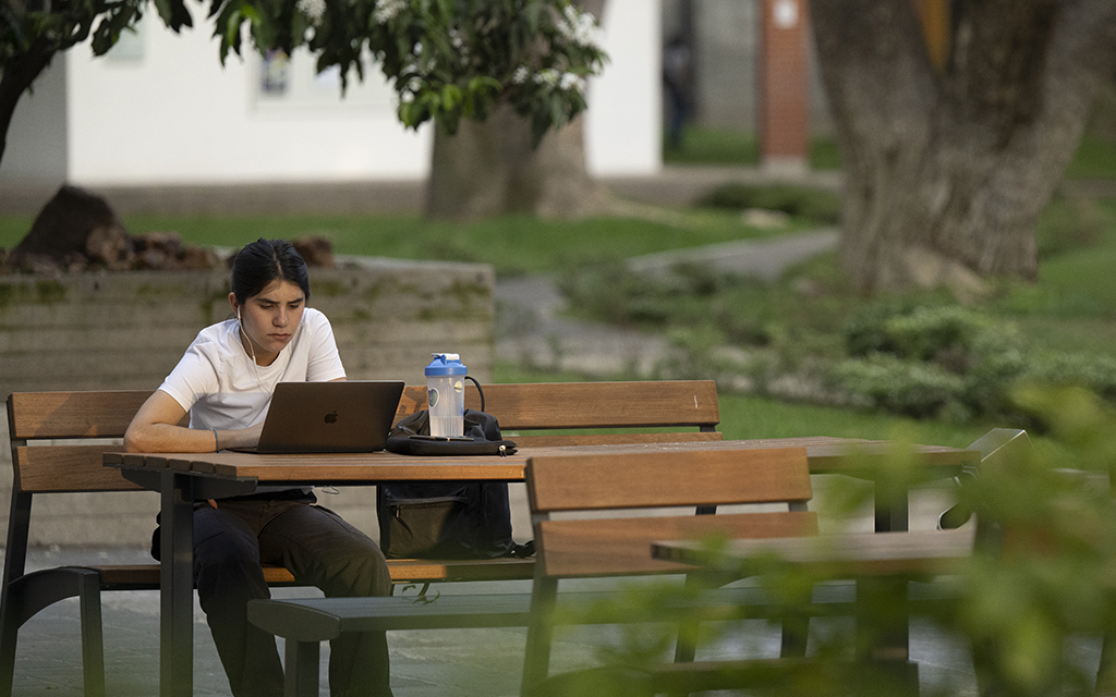 “La universidad la hacemos todos” - CRUCE